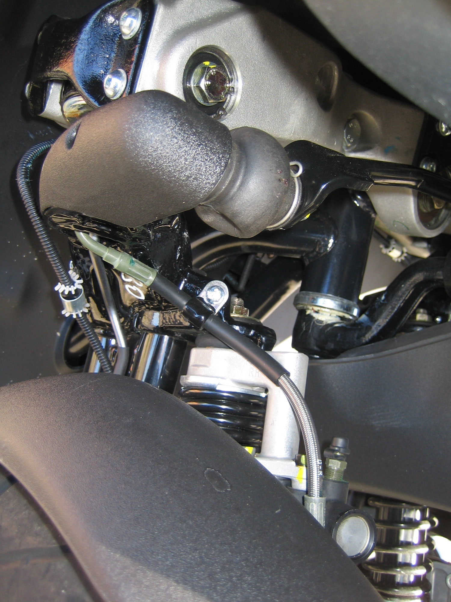 Modern Vespa : REVIEW: Piaggio MP3 Three-Wheel Scooter