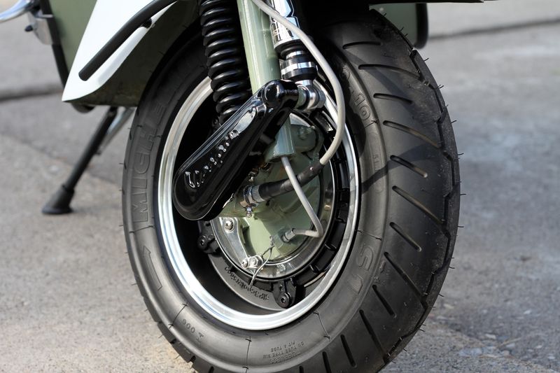 Modern Vespa : Front suspension VBB