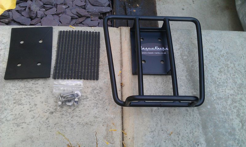 Modern Vespa : Installation of topbox rack